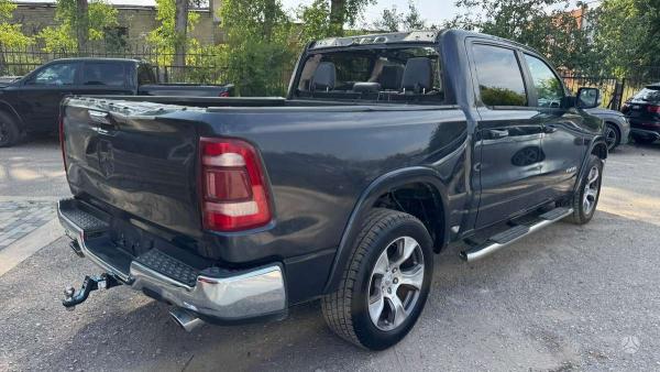Blue Dodge RAM 2021 in Ukmerge, with an engine capacity of 5.70 L and mileage of 70 thousand km for 18990 €, photo 6 on AUTOMOTO.COM.LV