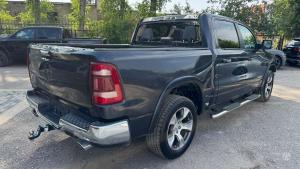 Blue Dodge RAM 2021 in Ukmerge, with an engine capacity of 5.70 L and mileage of 70 thousand km for 18990 €, photo 7 on AUTOMOTO.COM.LV