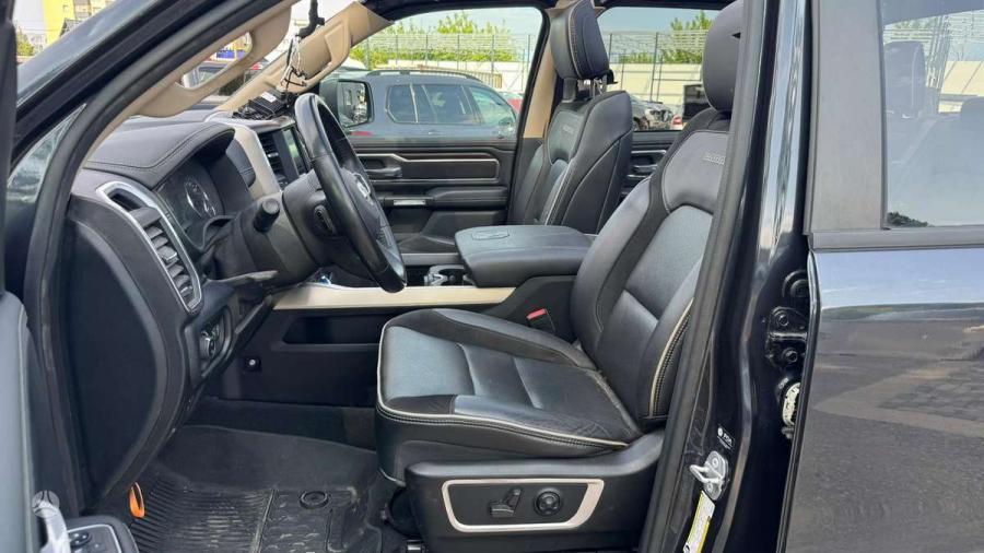 Blue Dodge RAM 2021 in Ukmerge, with an engine capacity of 5.70 L and mileage of 70 thousand km for 18990 €, photo 10 on AUTOMOTO.COM.LV