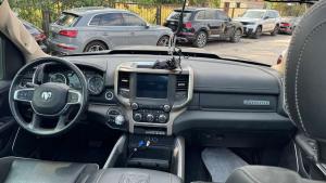 Blue Dodge RAM 2021 in Ukmerge, with an engine capacity of 5.70 L and mileage of 70 thousand km for 18990 €, photo 11 on AUTOMOTO.COM.LV