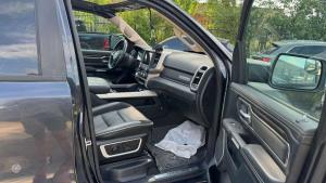 Blue Dodge RAM 2021 in Ukmerge, with an engine capacity of 5.70 L and mileage of 70 thousand km for 18990 €, photo 15 on AUTOMOTO.COM.LV