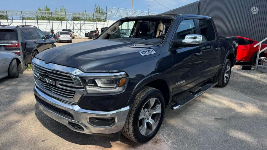 Blue Dodge RAM 2021 in Ukmerge, with an engine capacity of 5.70 L and mileage of 70 thousand km for 22499 €, photo 3 on AUTOMOTO.COM.LV