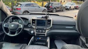 Blue Dodge RAM 2021 in Ukmerge, with an engine capacity of 5.70 L and mileage of 70 thousand km for 22499 €, photo 8 on AUTOMOTO.COM.LV