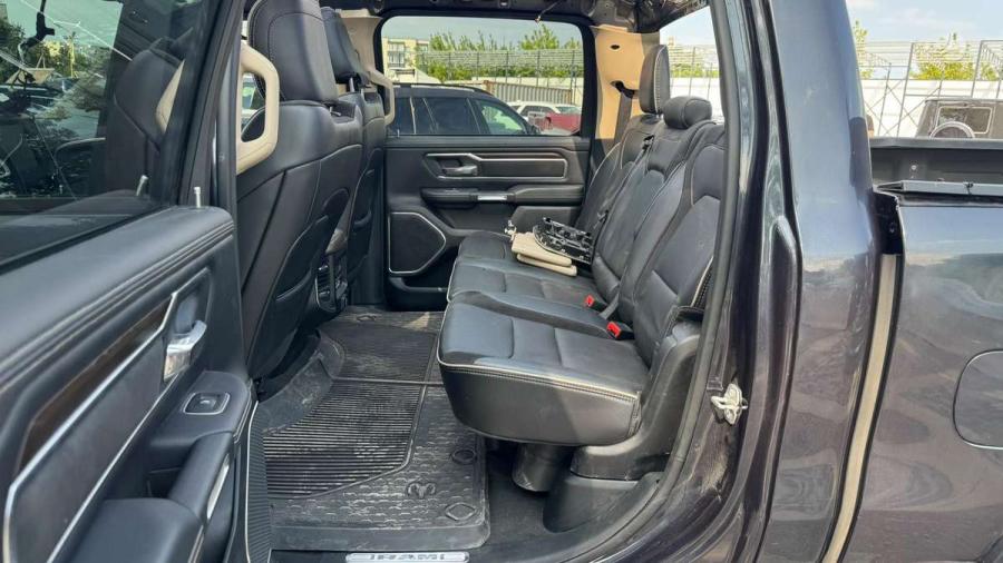 Blue Dodge RAM 2021 in Ukmerge, with an engine capacity of 5.70 L and mileage of 70 thousand km for 22499 €, photo 9 on AUTOMOTO.COM.LV