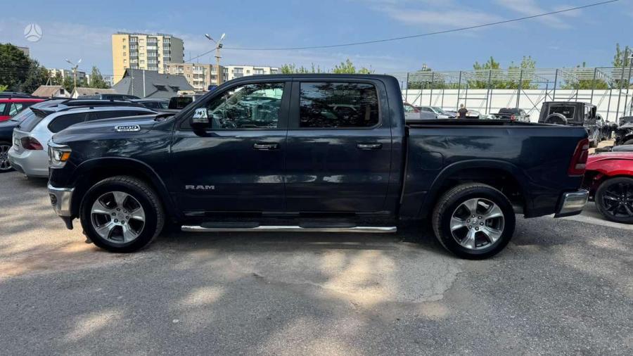 Blue Dodge RAM 2021 in Ukmerge, with an engine capacity of 5.70 L and mileage of 70 thousand km for 22499 €, photo 15 on AUTOMOTO.COM.LV