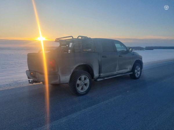 Brown Dodge RAM 2015 in Jonava, with an engine capacity of 3.00 L and mileage of 200 thousand km for 21500 €, photo 6 on AUTOMOTO.COM.LV