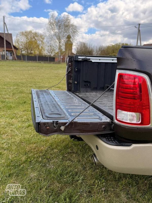 Dodge RAM 2013 in Jonava, with an engine capacity of 5.70 L and mileage of 318 thousand km for 12500 €, photo 11 on AUTOMOTO.COM.LV
