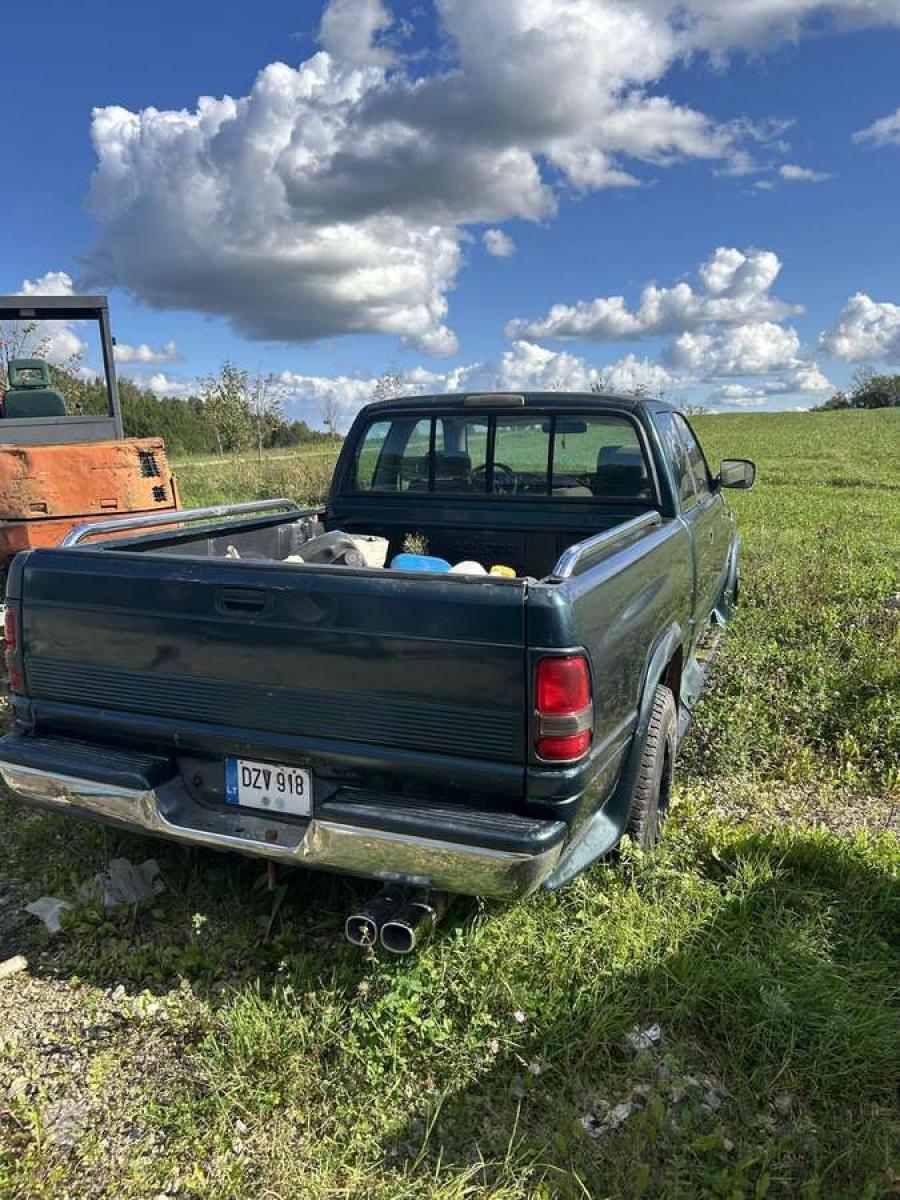 Zaļš Dodge RAM 1991 Plungė, ar dzinēja tilpumu 5.21 L un nobraukumu 83 tūkst. km par 2200 €, foto 1 vietnē AUTOMOTO.COM.LV