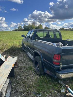 Zaļš Dodge RAM 1991 Plungė, ar dzinēja tilpumu 5.21 L un nobraukumu 83 tūkst. km par 2200 €, foto 3 vietnē AUTOMOTO.COM.LV