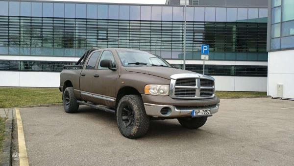 Green Dodge RAM 2005 in Zarasai, with an engine capacity of 4.70 L and mileage of 200 thousand km for 7500 €, photo 1 on AUTOMOTO.COM.LV