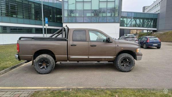 Green Dodge RAM 2005 in Zarasai, with an engine capacity of 4.70 L and mileage of 200 thousand km for 7500 €, photo 4 on AUTOMOTO.COM.LV