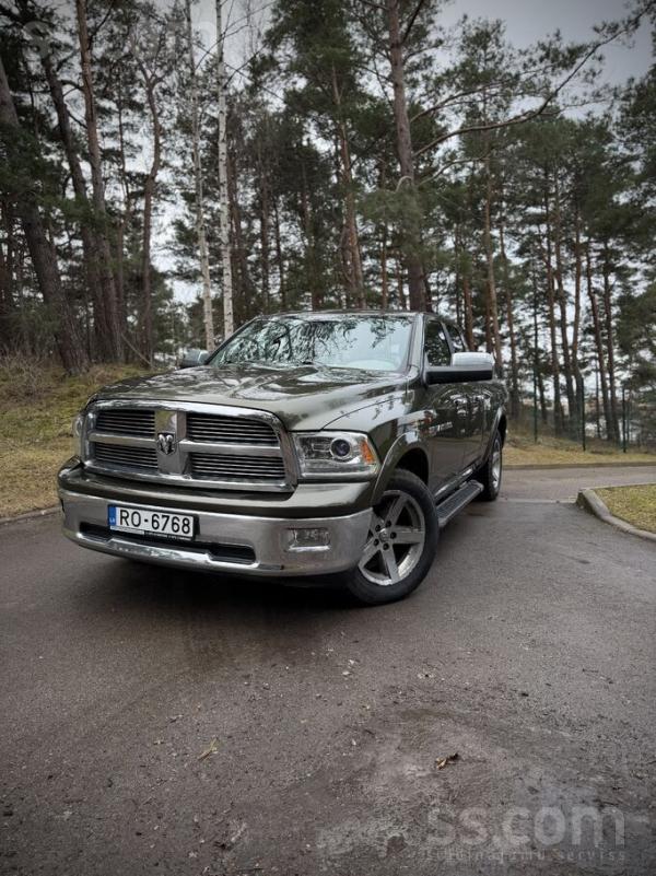 Green Dodge RAM 2012 in Riga, with an engine capacity of 5.70 L and mileage of 397 thousand km for 11500 €, photo 1 on AUTOMOTO.COM.LV
