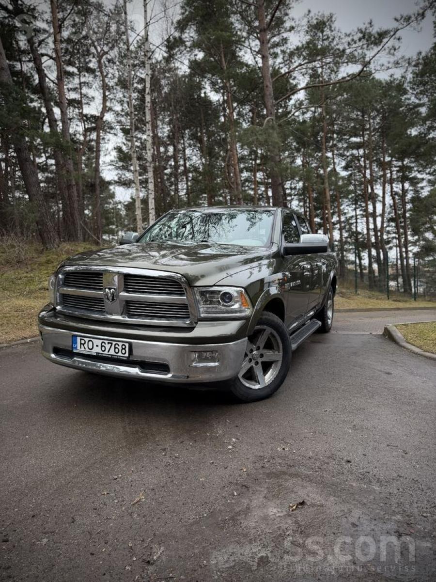 Green Dodge RAM 2012 in Riga, with an engine capacity of 5.70 L and mileage of 397 thousand km for 11500 €, photo 1 on AUTOMOTO.COM.LV