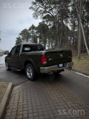Green Dodge RAM 2012 in Riga, with an engine capacity of 5.70 L and mileage of 397 thousand km for 11500 €, photo 7 on AUTOMOTO.COM.LV