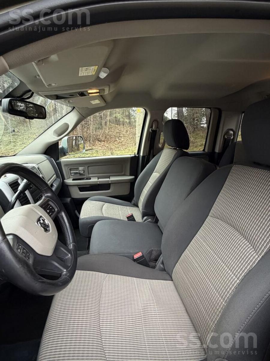 Green Dodge RAM 2012 in Riga, with an engine capacity of 5.70 L and mileage of 397 thousand km for 11500 €, photo 9 on AUTOMOTO.COM.LV
