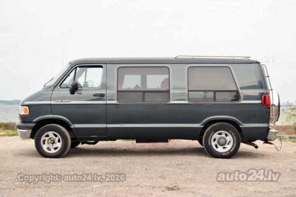 Zaļš Dodge RAM 1995 Tallina, ar dzinēja tilpumu 5.20 L un nobraukumu 155 tūkst. km par 2500 €, foto 4 vietnē AUTOMOTO.COM.LV