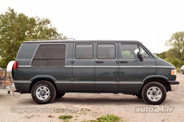 Zaļš Dodge RAM 1995 Tallina, ar dzinēja tilpumu 5.20 L un nobraukumu 155 tūkst. km par 2500 €, foto 7 vietnē AUTOMOTO.COM.LV