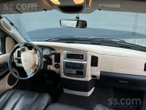 Серый Додж РАМ 2005 в Рига, объемом двигателя 5.70 л и пробегом 220 тыс. км за 11990 €, фото 17 на AUTOMOTO.COM.LV