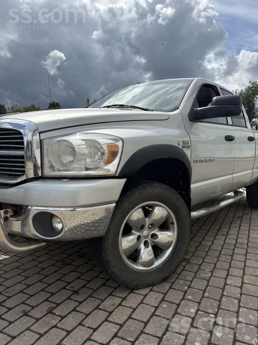 Grey Dodge RAM 2007 in Dobele, with an engine capacity of 5.70 L and mileage of 236 thousand km for 13000 €, photo 1 on AUTOMOTO.COM.LV