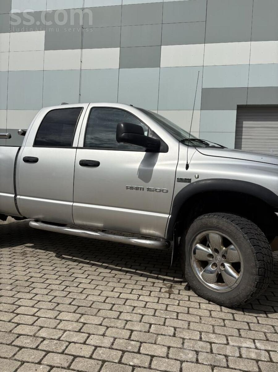 Grey Dodge RAM 2007 in Dobele, with an engine capacity of 5.70 L and mileage of 236 thousand km for 13000 €, photo 3 on AUTOMOTO.COM.LV