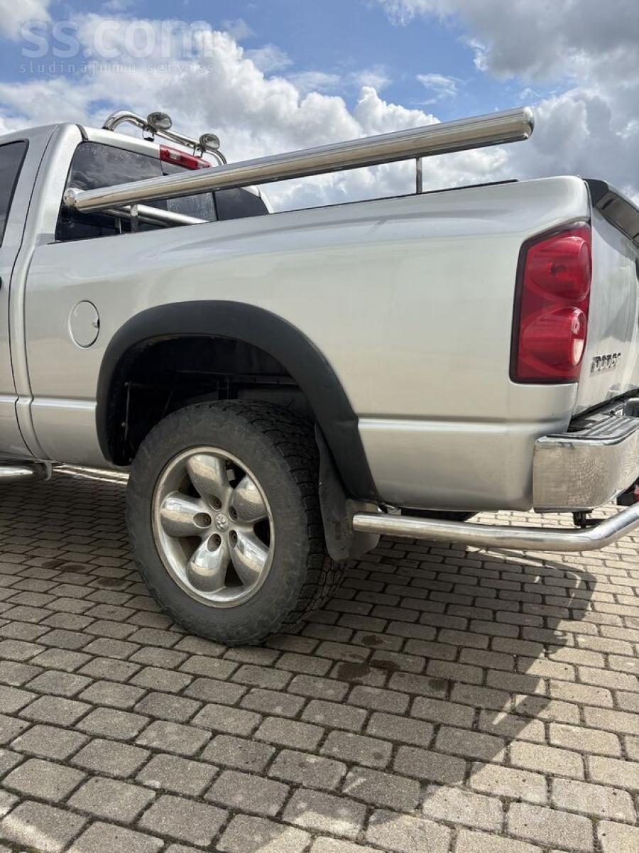 Grey Dodge RAM 2007 in Dobele, with an engine capacity of 5.70 L and mileage of 236 thousand km for 13000 €, photo 5 on AUTOMOTO.COM.LV