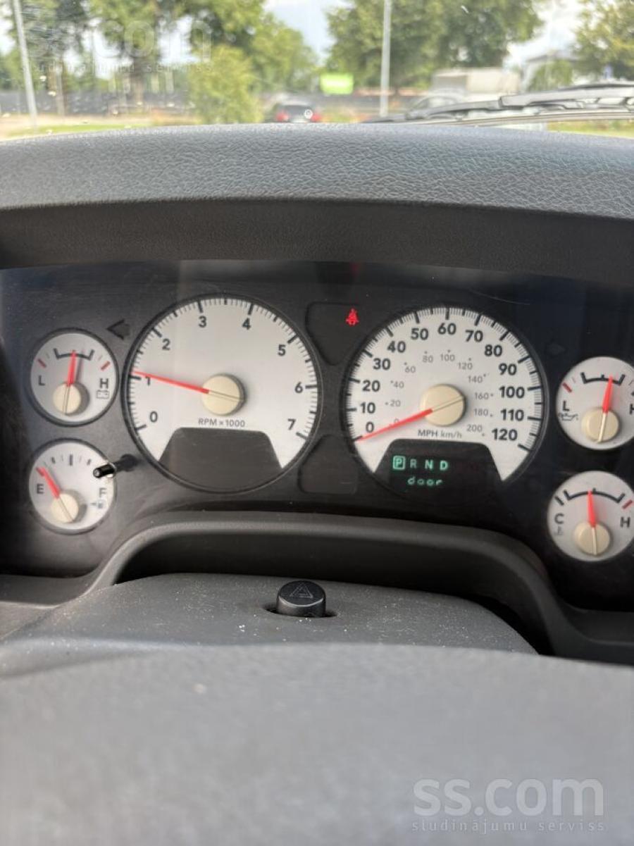 Grey Dodge RAM 2007 in Dobele, with an engine capacity of 5.70 L and mileage of 236 thousand km for 13000 €, photo 7 on AUTOMOTO.COM.LV