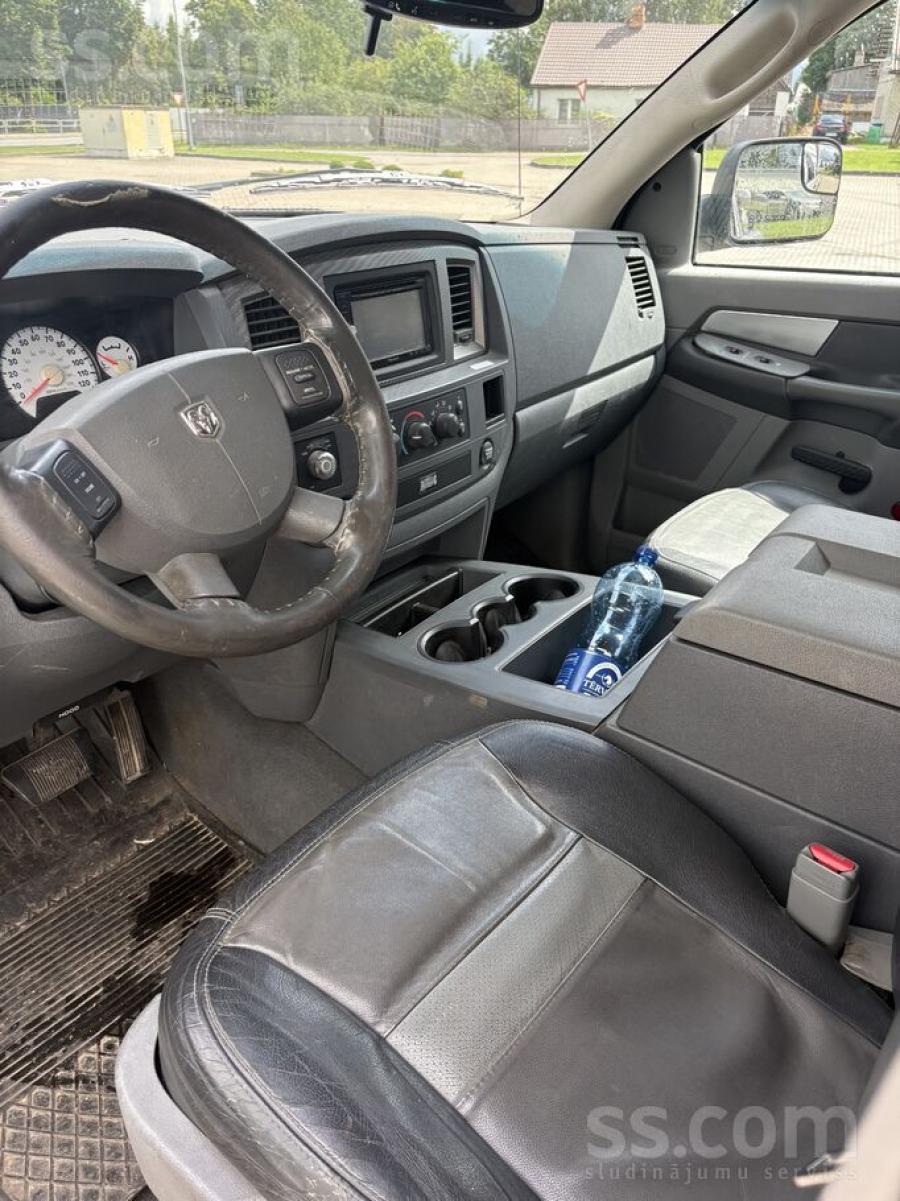 Grey Dodge RAM 2007 in Dobele, with an engine capacity of 5.70 L and mileage of 236 thousand km for 13000 €, photo 9 on AUTOMOTO.COM.LV