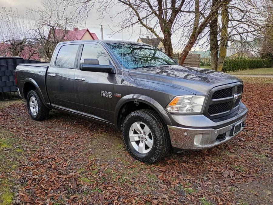 Pelēks Dodge RAM 2015 Šauļi, ar dzinēja tilpumu 5.70 L un nobraukumu 299 tūkst. km par 12700 €, foto 1 vietnē AUTOMOTO.COM.LV