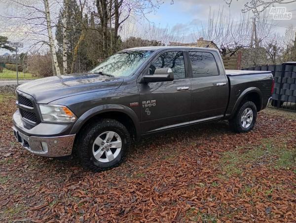 Grey Dodge RAM 2015 in Siauliai, with an engine capacity of 5.70 L and mileage of 299 thousand km for 12700 €, photo 4 on AUTOMOTO.COM.LV