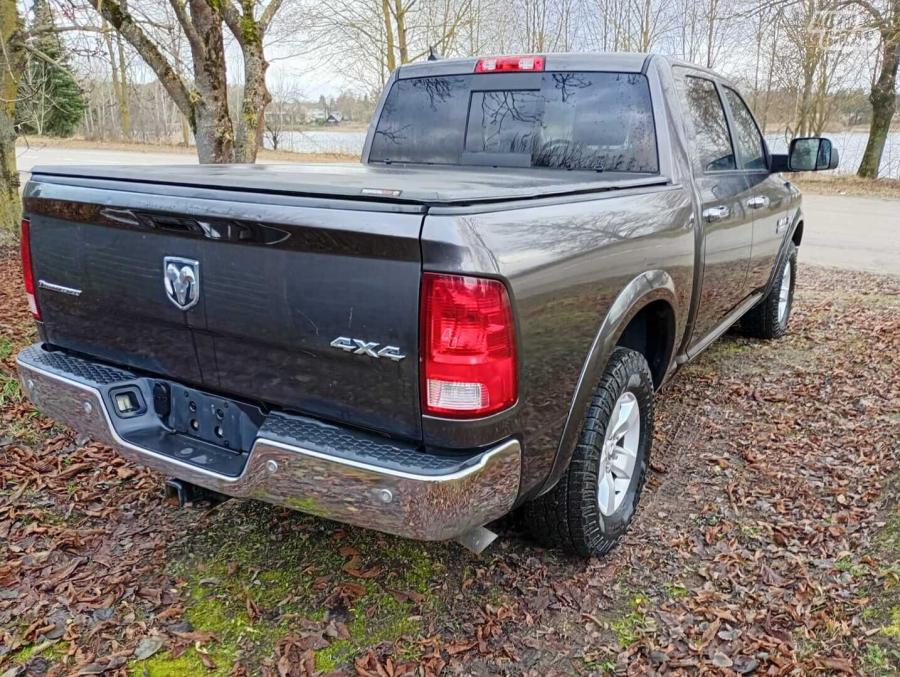 Pelēks Dodge RAM 2015 Šauļi, ar dzinēja tilpumu 5.70 L un nobraukumu 299 tūkst. km par 12700 €, foto 8 vietnē AUTOMOTO.COM.LV