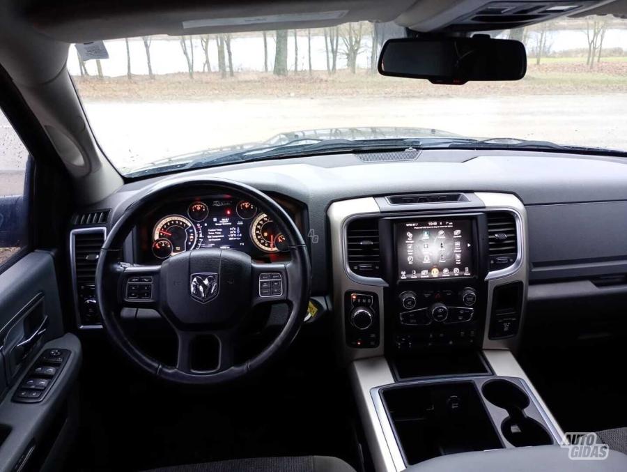 Pelēks Dodge RAM 2015 Šauļi, ar dzinēja tilpumu 5.70 L un nobraukumu 299 tūkst. km par 12700 €, foto 14 vietnē AUTOMOTO.COM.LV