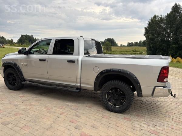 Pelēks Dodge RAM 2016 Alūksne, ar dzinēja tilpumu 3.00 L un nobraukumu 280 tūkst. km par 22600 €, foto 3 vietnē AUTOMOTO.COM.LV
