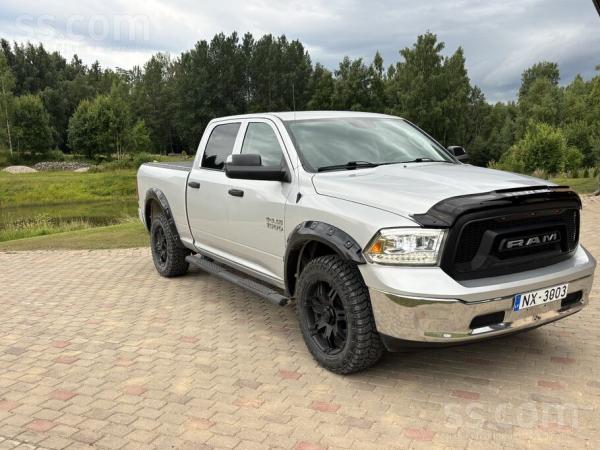 Pelēks Dodge RAM 2016 Alūksne, ar dzinēja tilpumu 3.00 L un nobraukumu 280 tūkst. km par 22600 €, foto 4 vietnē AUTOMOTO.COM.LV