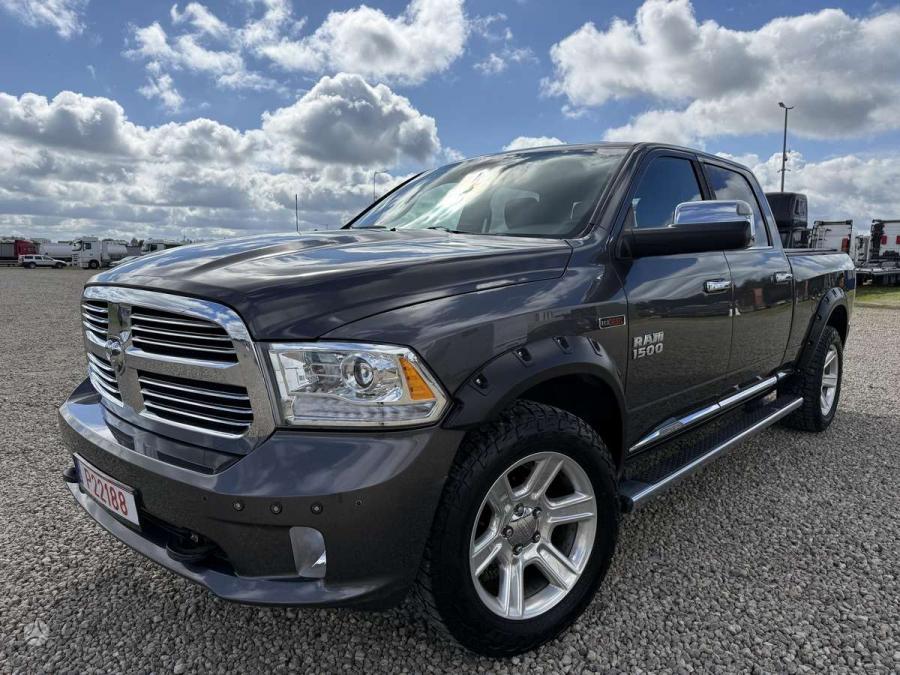 Grey Dodge RAM 2016 in Vilnius, with an engine capacity of 3.00 L and mileage of 198 thousand km for 18600 €, photo 2 on AUTOMOTO.COM.LV