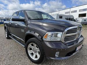 Grey Dodge RAM 2016 in Vilnius, with an engine capacity of 3.00 L and mileage of 198 thousand km for 18600 €, photo 5 on AUTOMOTO.COM.LV