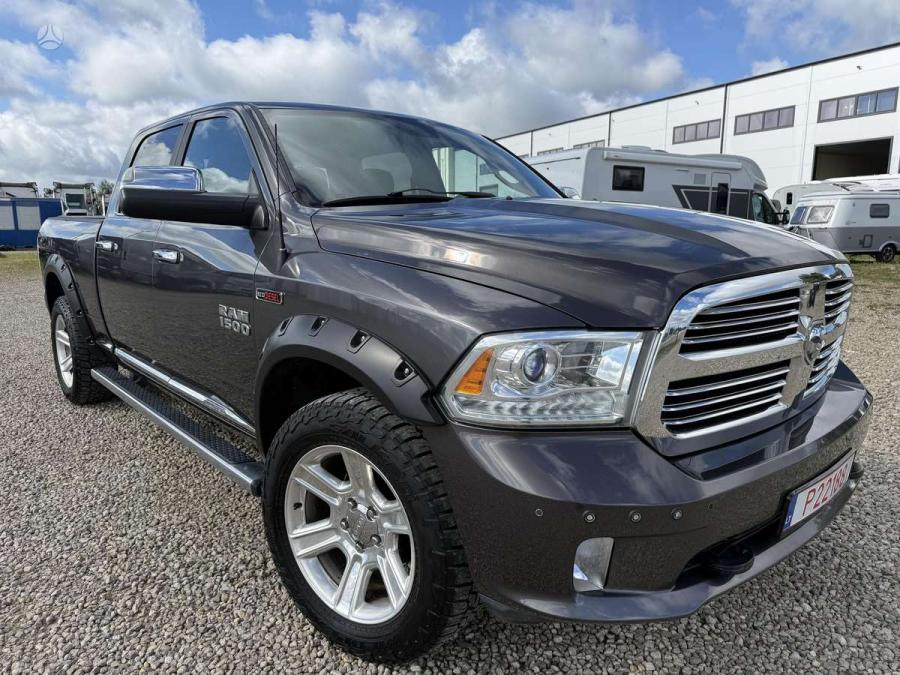 Grey Dodge RAM 2016 in Vilnius, with an engine capacity of 3.00 L and mileage of 198 thousand km for 18600 €, photo 5 on AUTOMOTO.COM.LV