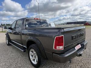 Grey Dodge RAM 2016 in Vilnius, with an engine capacity of 3.00 L and mileage of 198 thousand km for 18600 €, photo 11 on AUTOMOTO.COM.LV