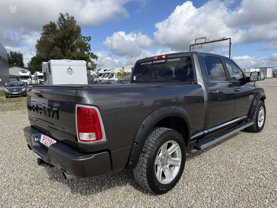 Grey Dodge RAM 2016 in Vilnius, with an engine capacity of 3.00 L and mileage of 198 thousand km for 18600 €, photo 12 on AUTOMOTO.COM.LV