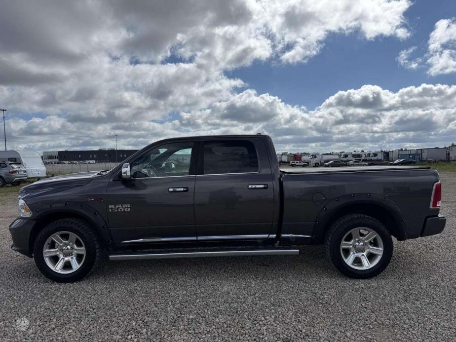 Grey Dodge RAM 2016 in Vilnius, with an engine capacity of 3.00 L and mileage of 198 thousand km for 18600 €, photo 15 on AUTOMOTO.COM.LV