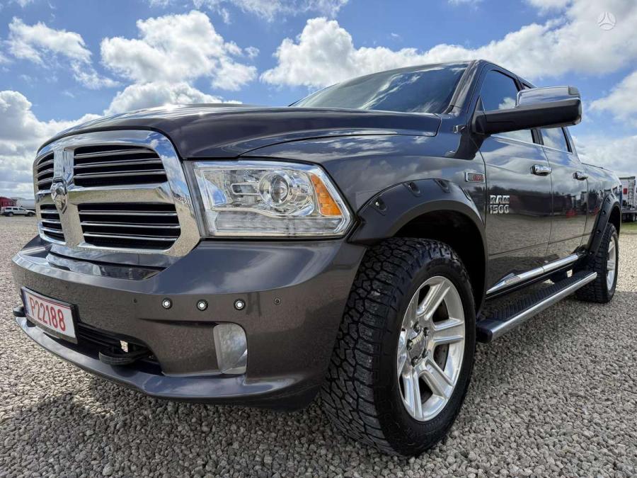 Grey Dodge RAM 2016 in Vilnius, with an engine capacity of 3.00 L and mileage of 198 thousand km for 18600 €, photo 34 on AUTOMOTO.COM.LV