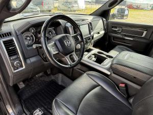 Grey Dodge RAM 2016 in Vilnius, with an engine capacity of 3.00 L and mileage of 198 thousand km for 18600 €, photo 39 on AUTOMOTO.COM.LV