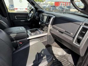 Grey Dodge RAM 2016 in Vilnius, with an engine capacity of 3.00 L and mileage of 198 thousand km for 18600 €, photo 40 on AUTOMOTO.COM.LV
