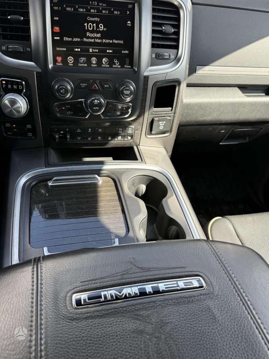 Grey Dodge RAM 2016 in Vilnius, with an engine capacity of 3.00 L and mileage of 198 thousand km for 18600 €, photo 73 on AUTOMOTO.COM.LV