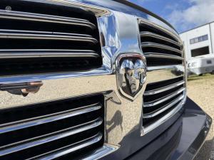 Grey Dodge RAM 2016 in Vilnius, with an engine capacity of 3.00 L and mileage of 198 thousand km for 18600 €, photo 94 on AUTOMOTO.COM.LV