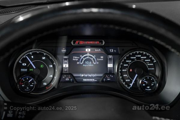 Pelēks Dodge RAM 2020 Rīga, ar dzinēja tilpumu 3.30 L un nobraukumu 82 tūkst. km par 48000 €, foto 11 vietnē AUTOMOTO.COM.LV