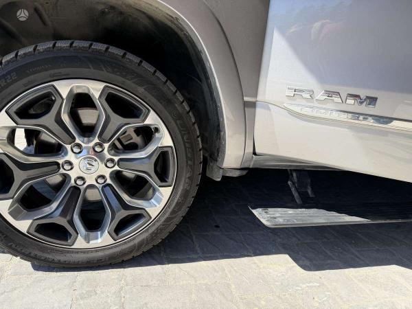 Grey Dodge RAM 2020 in Klaipeda, with an engine capacity of 5.70 L and mileage of 118 thousand km for 44000 €, photo 6 on AUTOMOTO.COM.LV