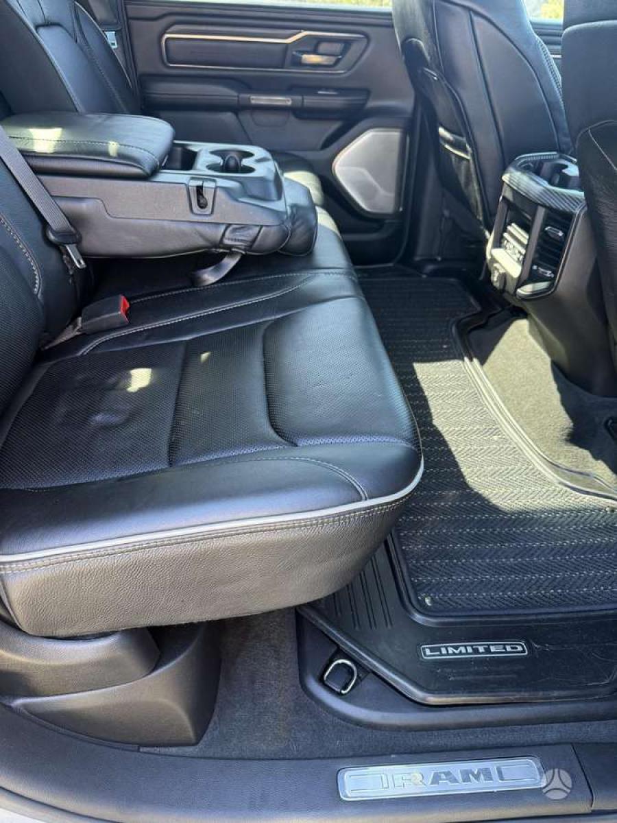 Grey Dodge RAM 2020 in Klaipeda, with an engine capacity of 5.70 L and mileage of 118 thousand km for 44000 €, photo 16 on AUTOMOTO.COM.LV