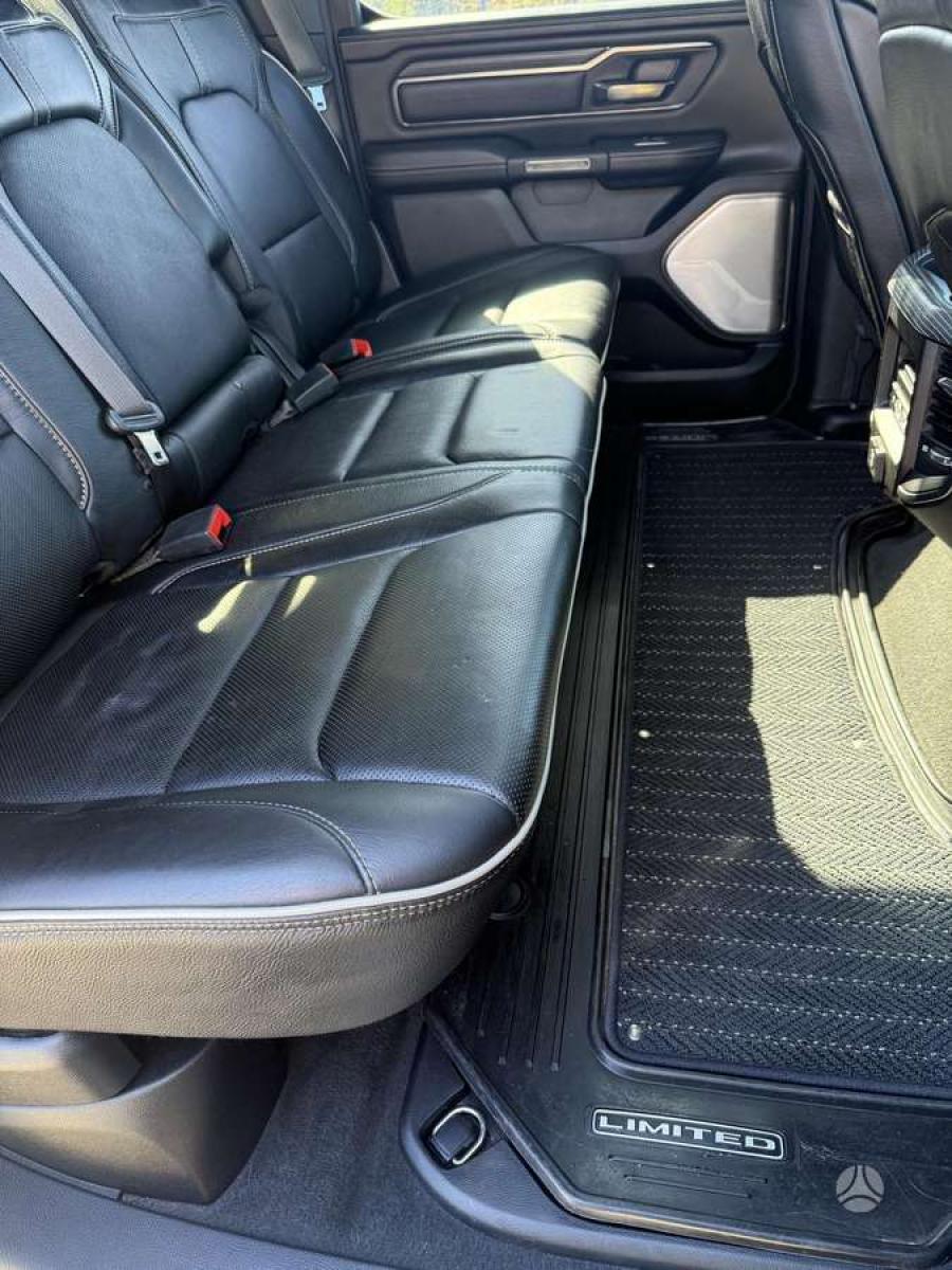 Grey Dodge RAM 2020 in Klaipeda, with an engine capacity of 5.70 L and mileage of 118 thousand km for 44000 €, photo 17 on AUTOMOTO.COM.LV