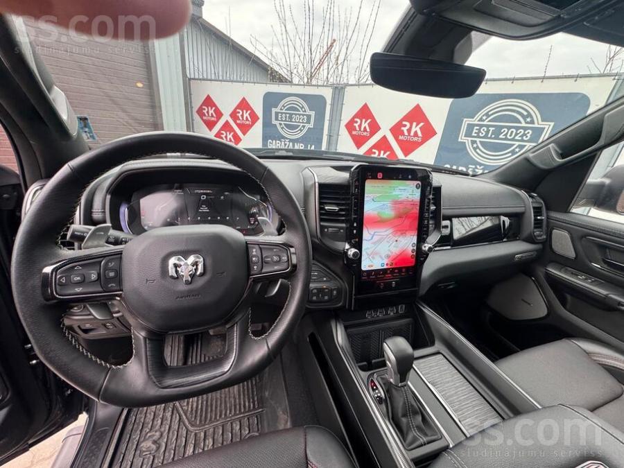 Pelēks Dodge RAM 2025 Jelgava, ar dzinēja tilpumu 3.00 L un nobraukumu 10 tūkst. km par 77440 €, foto 8 vietnē AUTOMOTO.COM.LV