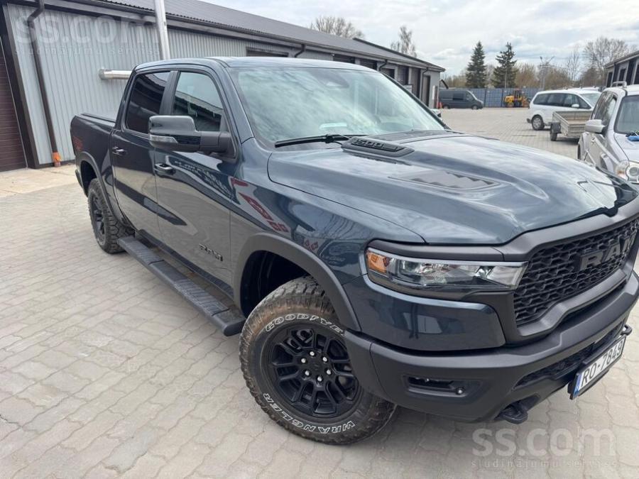 Pelēks Dodge RAM 2025 Jelgava, ar dzinēja tilpumu 3.00 L un nobraukumu 10 tūkst. km par 77440 €, foto 12 vietnē AUTOMOTO.COM.LV